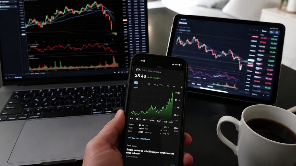 VIX指数急騰時に投資家が取るべき実践的ポジション管理術 | TRADING HACK